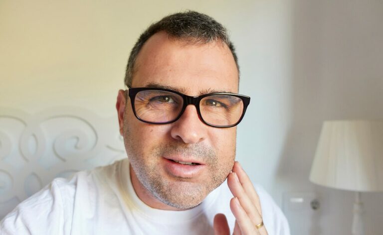 Flemón dental: causas, síntomas y cómo tratarlo | BASTIDA