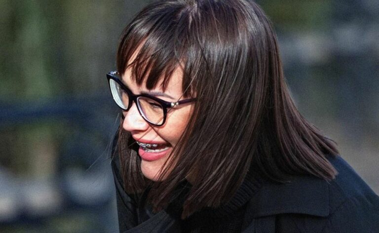 Elásticos intermaxilares | BASTIDA Clínica Dental